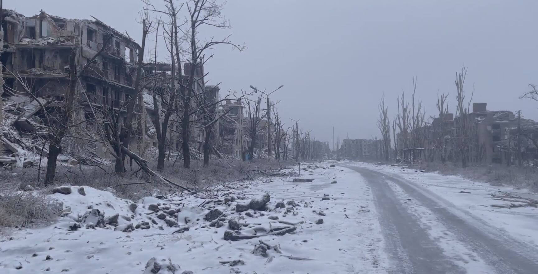 Як сьогодні виглядає Бахмут: сумні фото та відео